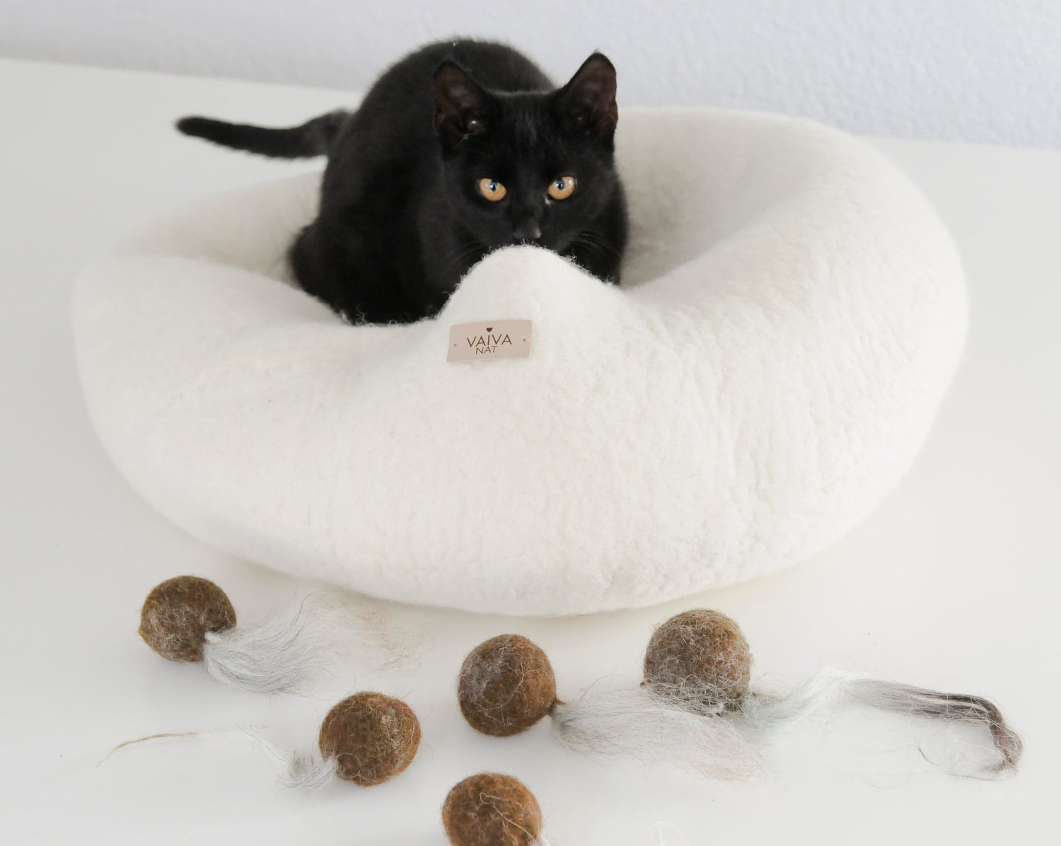 Kitty Chase Toy - Natural Cat Toy with Felt Ball, Boiled Wool Ball with ...